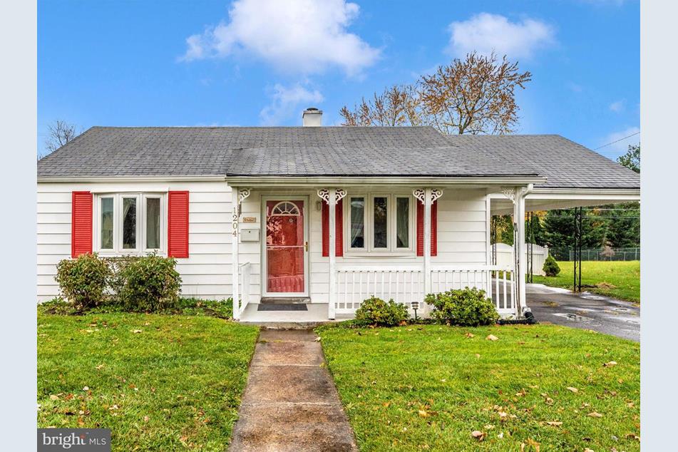 1204 Glenwood Ave, Hagerstown, MD 21742 - MLS MDWA2018746 - Coldwell Banker