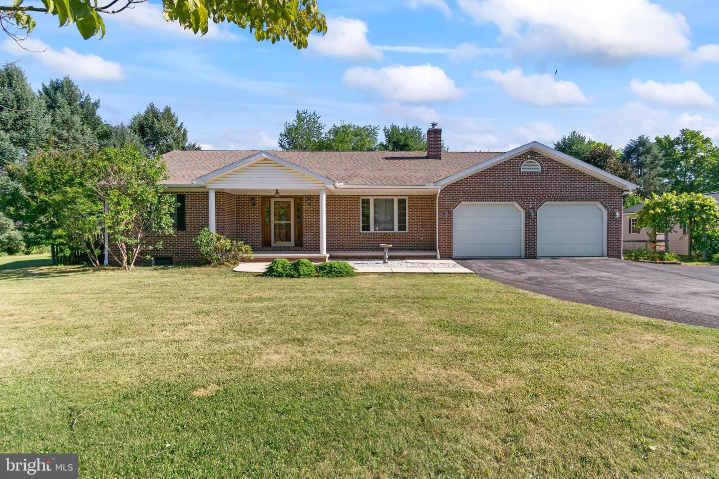 18904 Longmeadow Rd, Hagerstown, MD 21742 - MLS MDWA2022804 - Coldwell ...