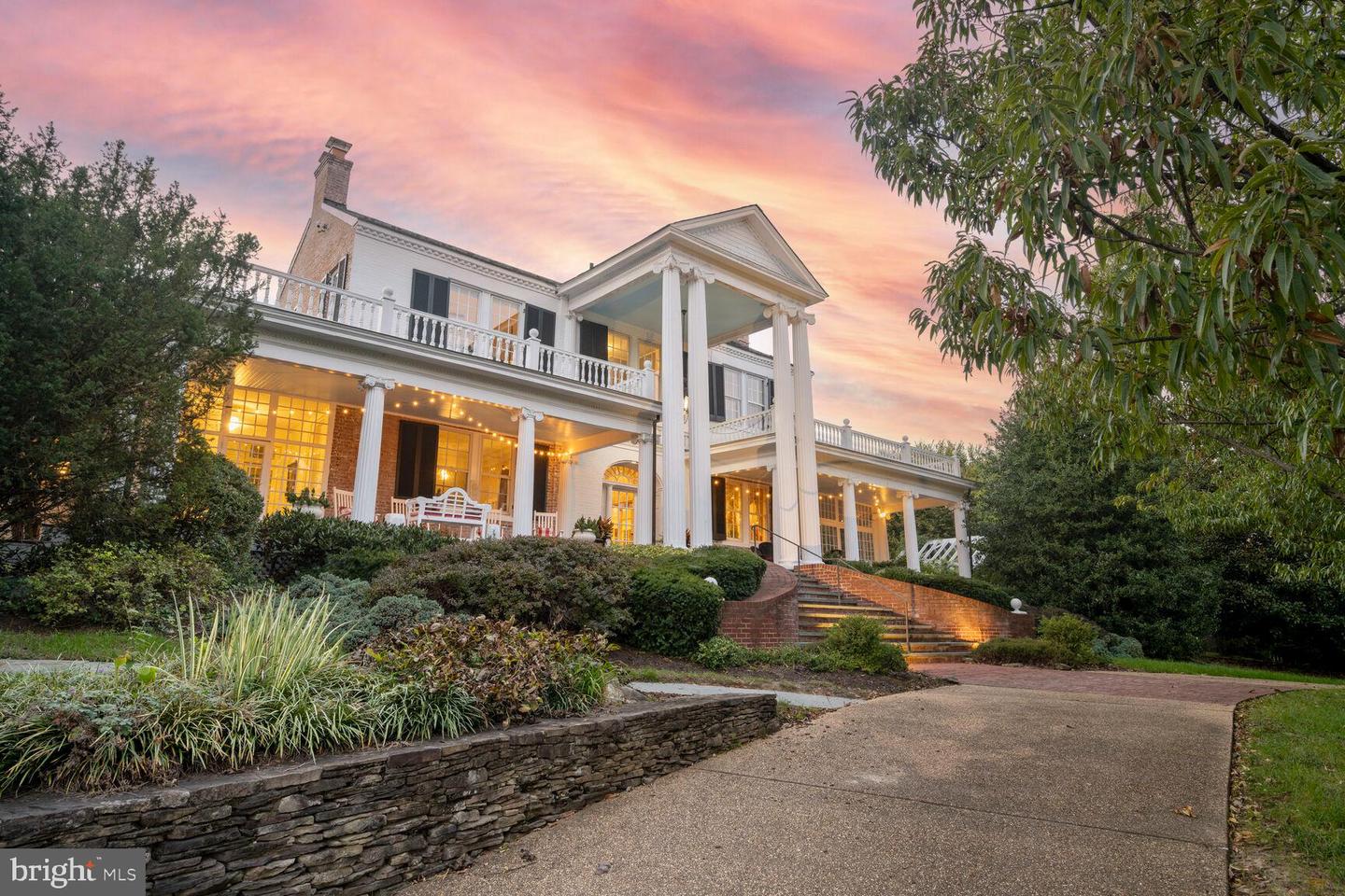 305 Charles Alexander Ct, Alexandria, VA 22301 - MLS VAAX2039472 ...
