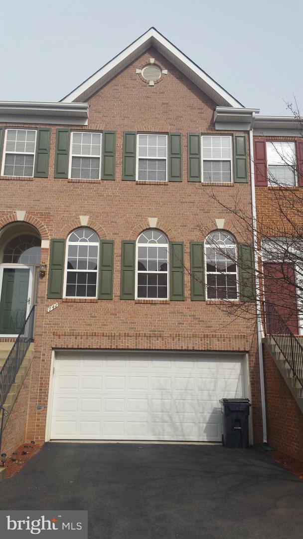 1742 Stuart Pointe Ln, Herndon, VA 20170 - MLS VAFX2108546 - Coldwell ...