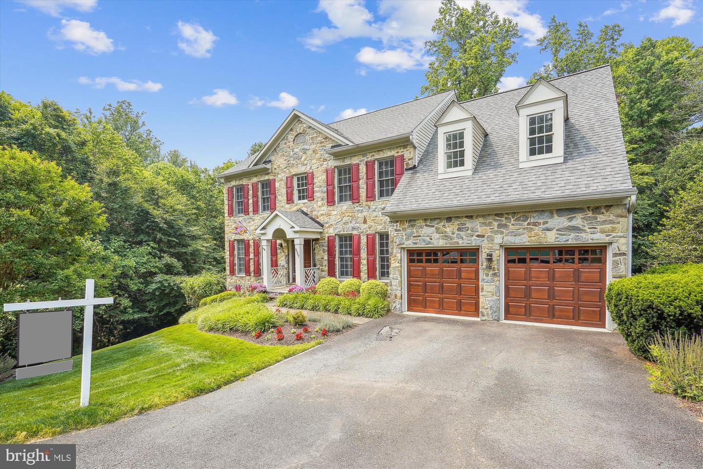 8757 Center Rd, Springfield, VA 22152 - MLS VAFX2122050 - Coldwell Banker