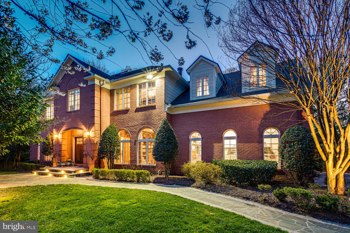 5907 Moss Wood Ln, McLean, VA 22101 - MLS VAFX2171202 - Coldwell Banker