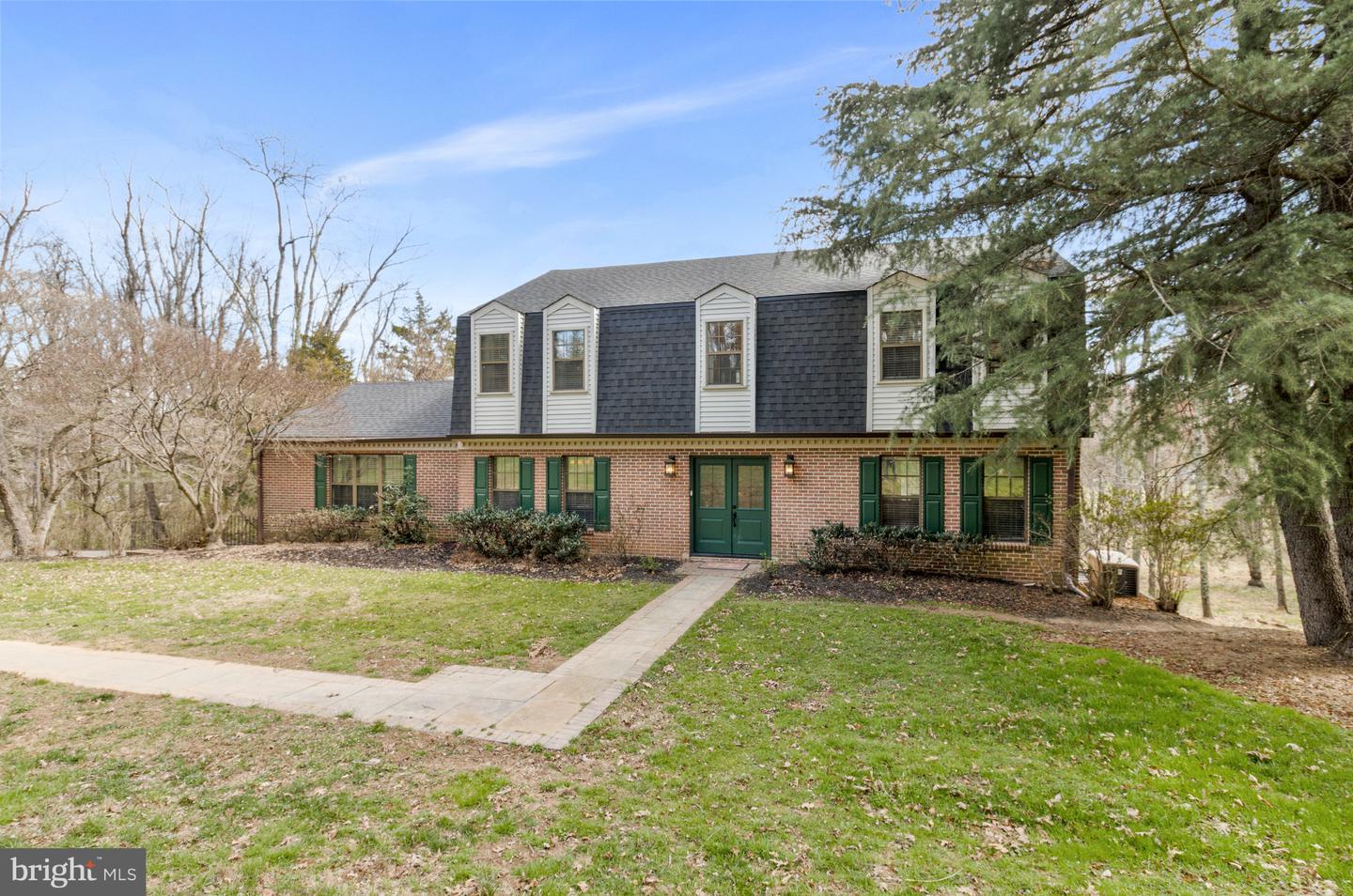 1054 Walker Mill Rd, Great Falls, VA 22066 - MLS VAFX2230622 - Coldwell ...