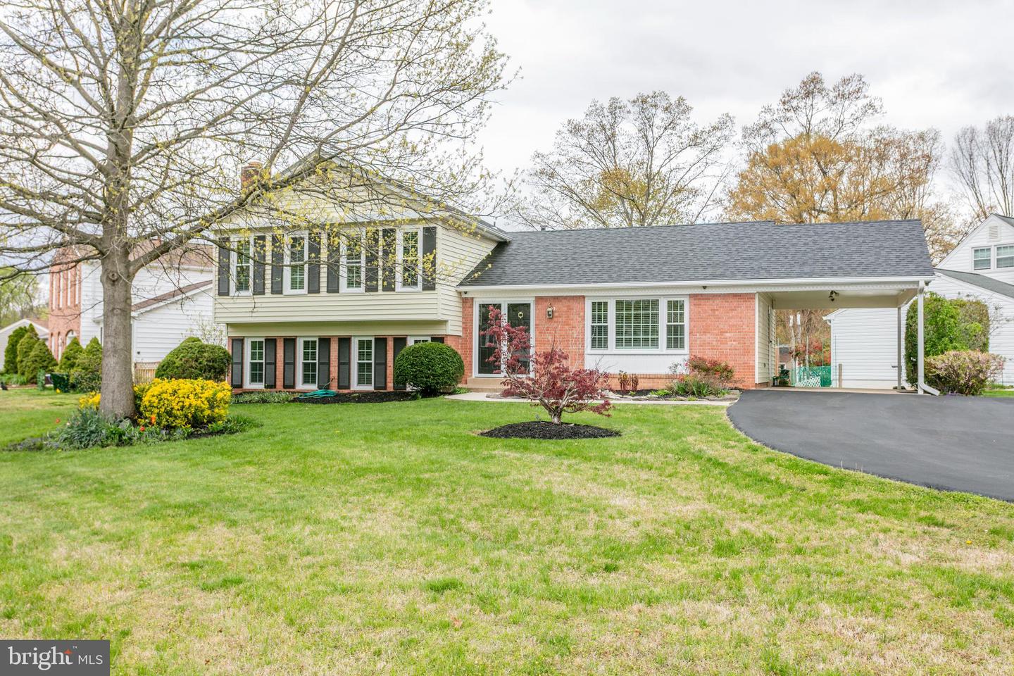 8108 St David Ct, Springfield, VA 22153 - MLS VAFX2232866 - Coldwell Banker