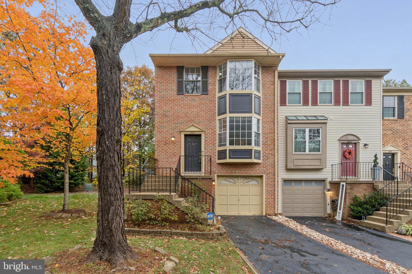 7814 Solomon Seal Dr, Springfield, VA 22152 - MLS VAFX2276526 ...