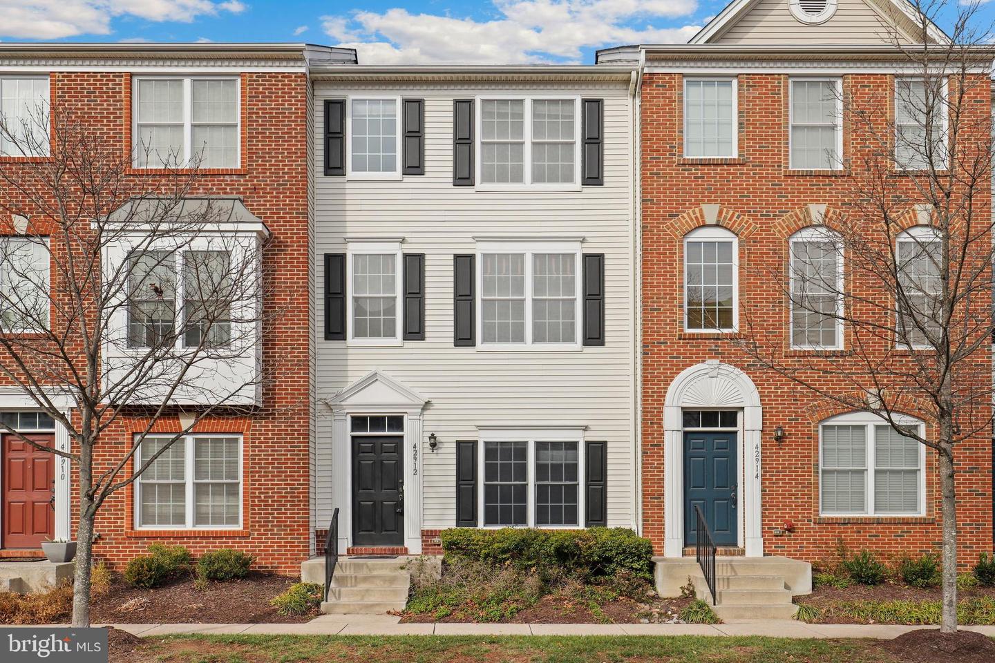 42912 Pamplin Terrace, Chantilly, VA 20152 - MLS VALO2040666 - Coldwell ...