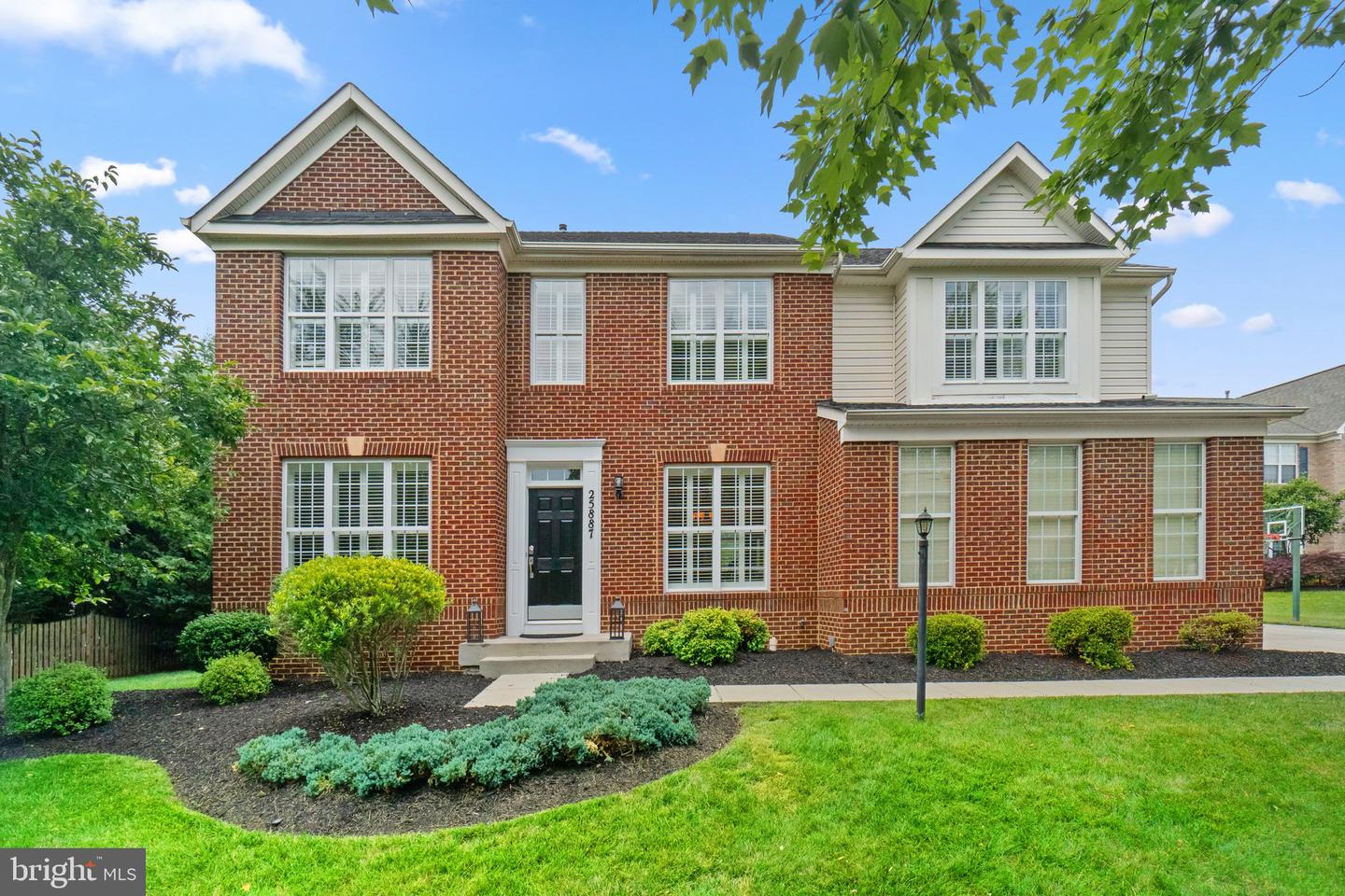 25887 Nellie Ct, Chantilly, VA 20152 - MLS VALO2052464 - Coldwell Banker