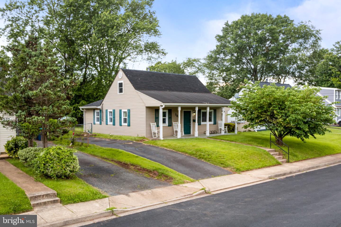 135 Cabbel Dr, Manassas Park, VA 20111 - MLS VAMP2003050 - Coldwell Banker