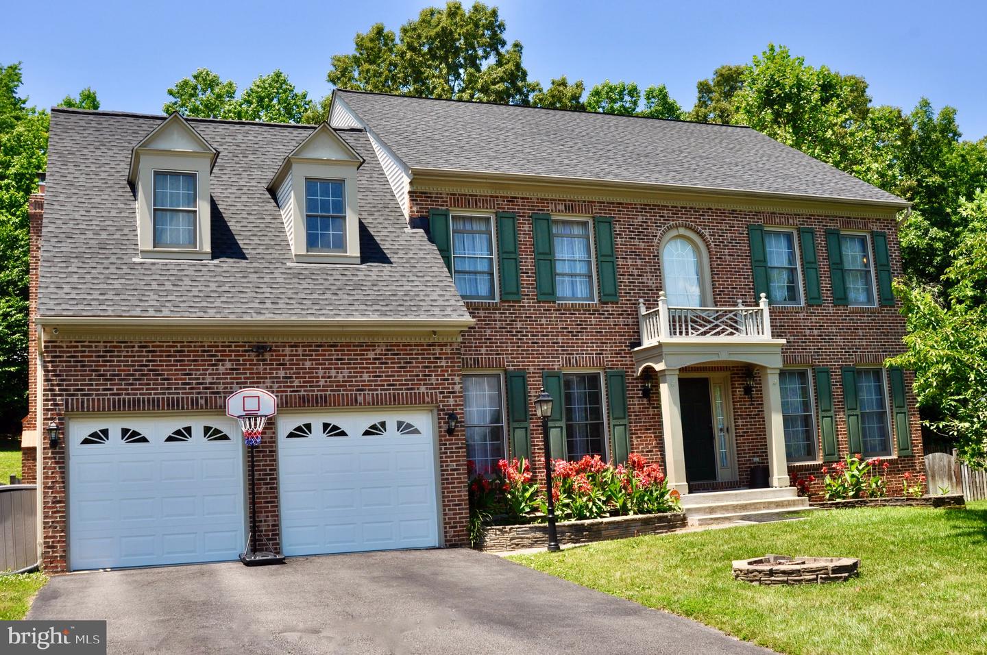 3713 Stonewall Manor Dr, Triangle, VA 22172 - MLS VAPW2059698 ...
