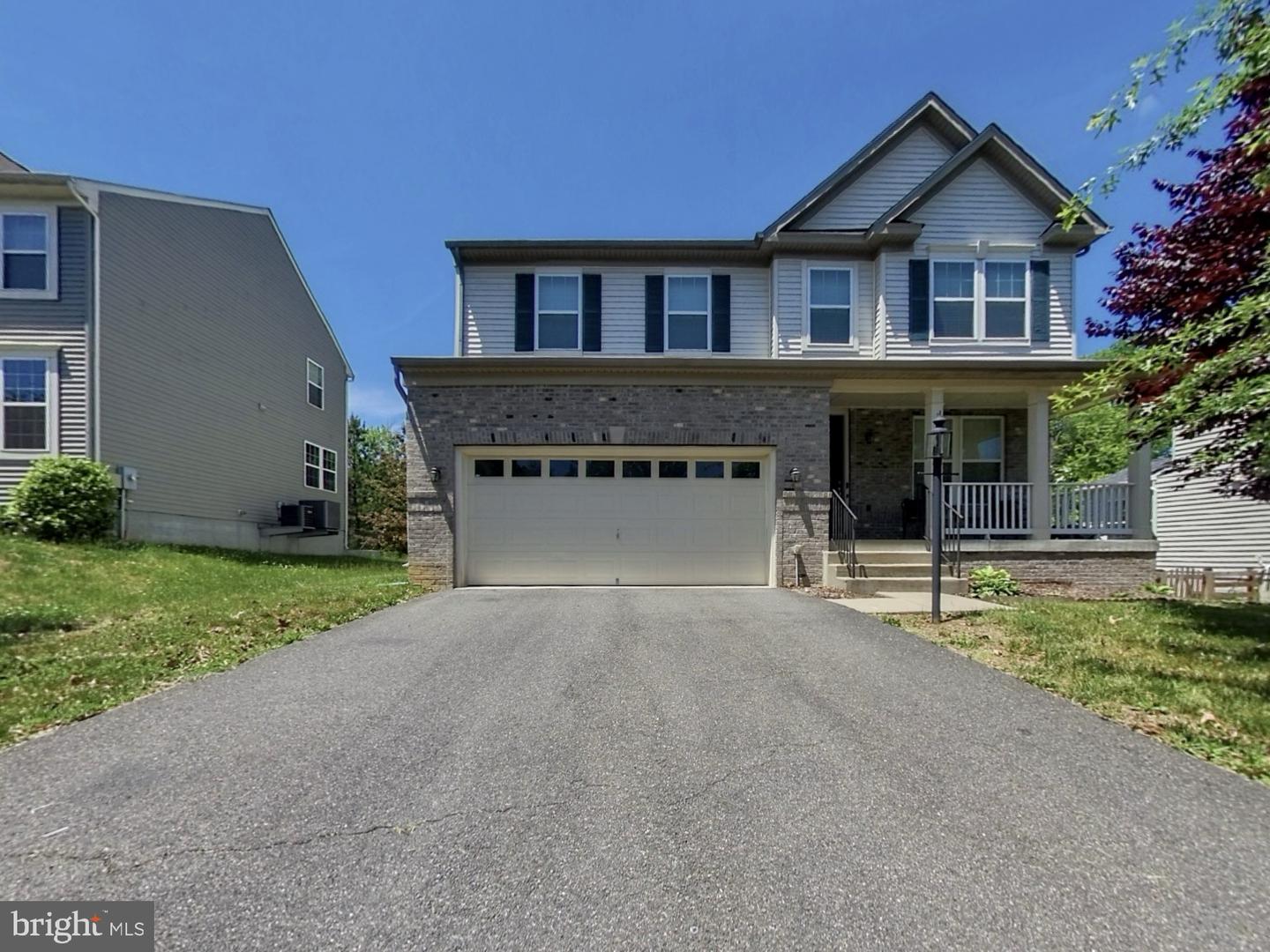 18204 Jillian Ln, Triangle, VA 22172 - MLS VAPW2070034 - Coldwell Banker