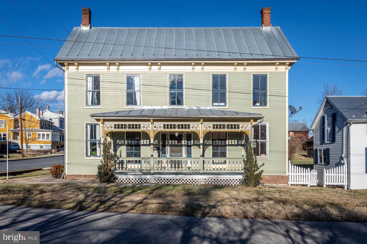 201 E Court St, Woodstock, VA 22664 - MLS VASH2010328 - Coldwell Banker