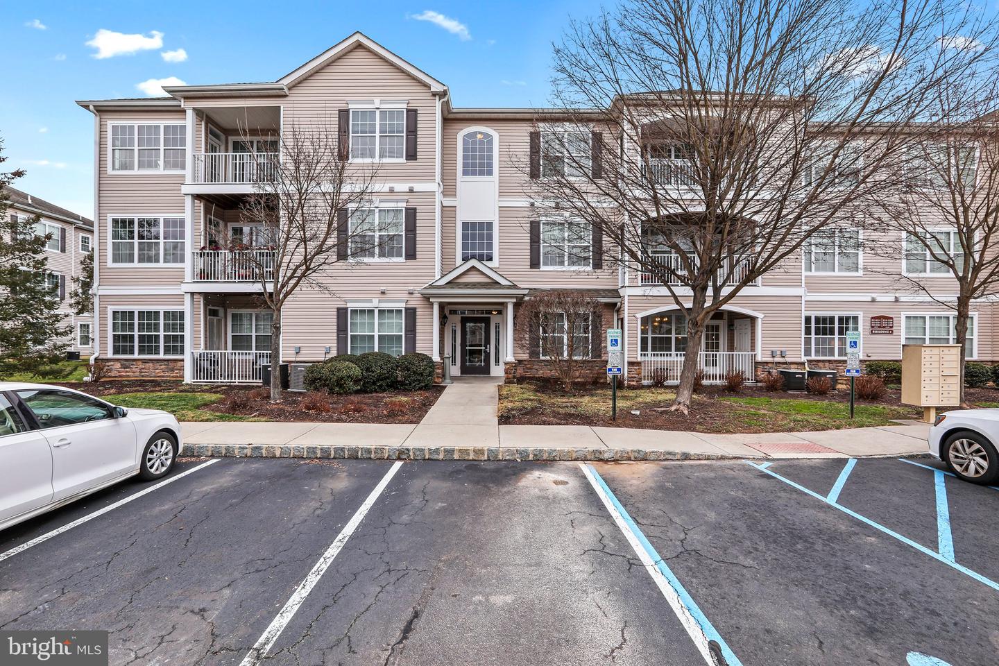 213 Timberlake Dr, Ewing Township, NJ 08618 - MLS NJME2039104 ...