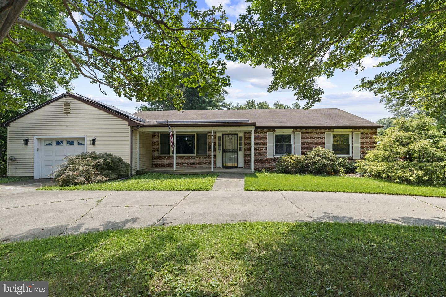210 High St, Maple Shade, NJ 08052 - MLS NJBL2093244 - Coldwell Banker