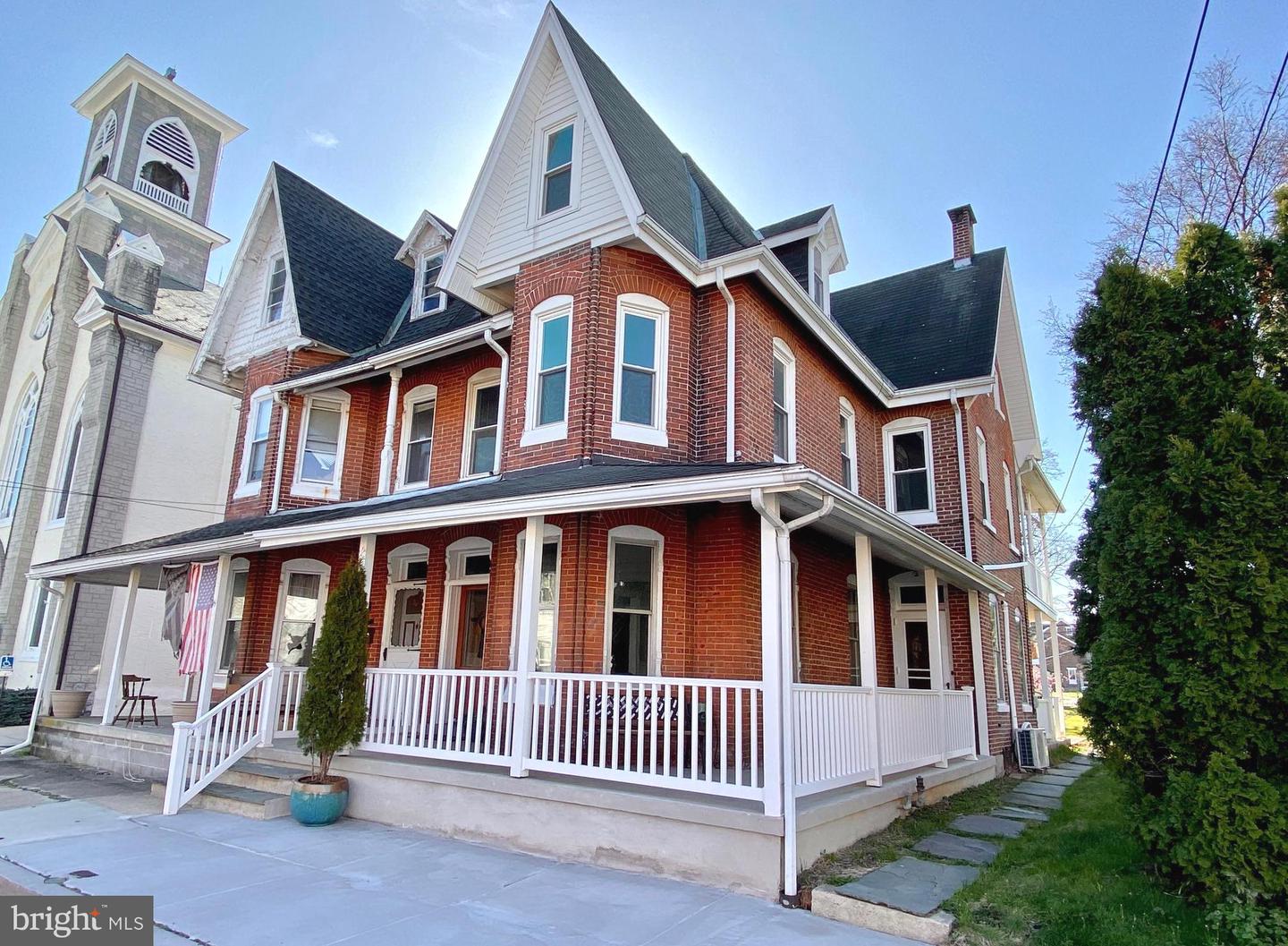 30 W Washington St, Fleetwood, PA 19522 - MLS PABK2041806 - Coldwell Banker