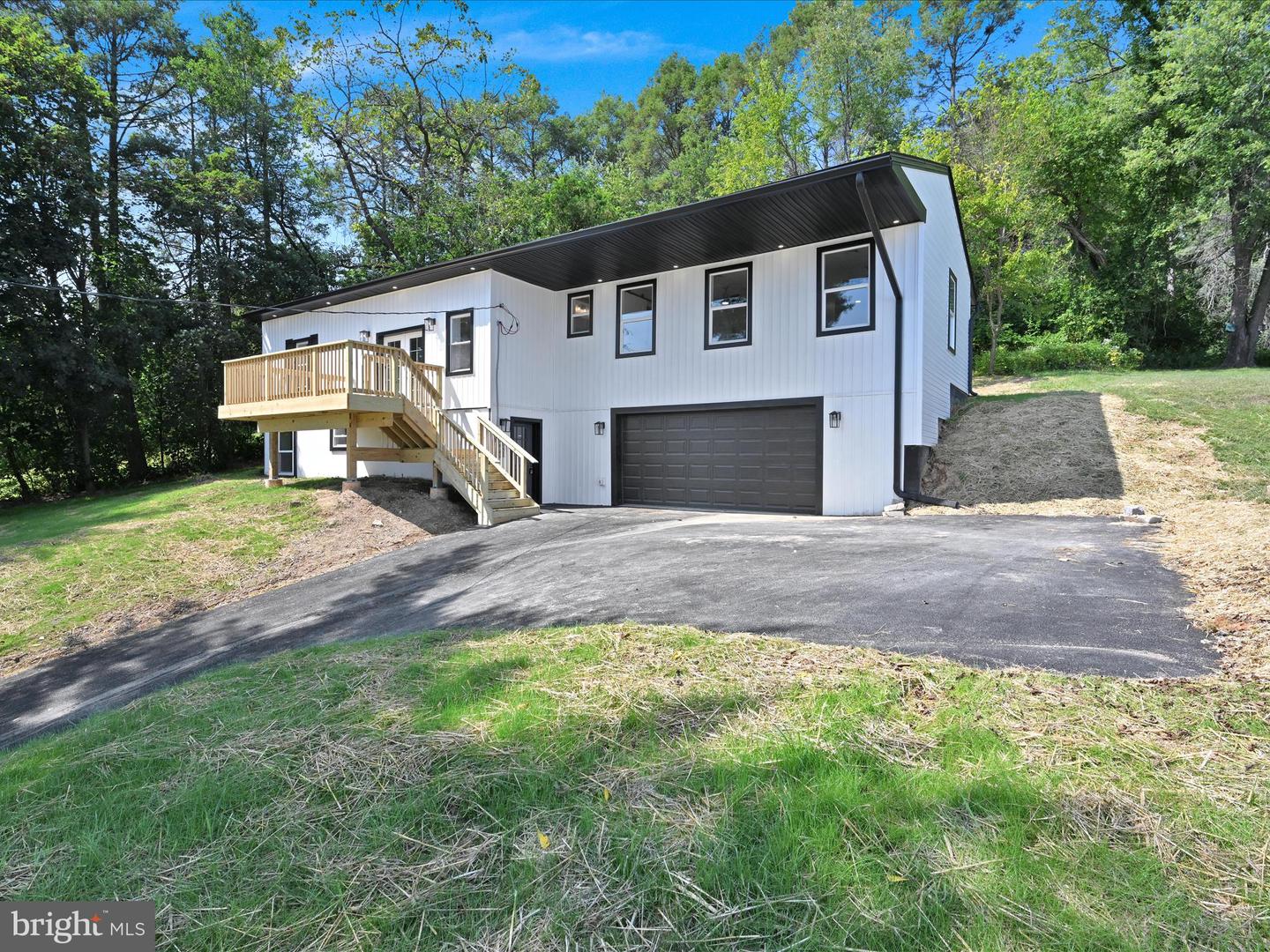 1056 W Leesport Rd, Leesport, PA 19533 - MLS PABK2062908 - Coldwell Banker