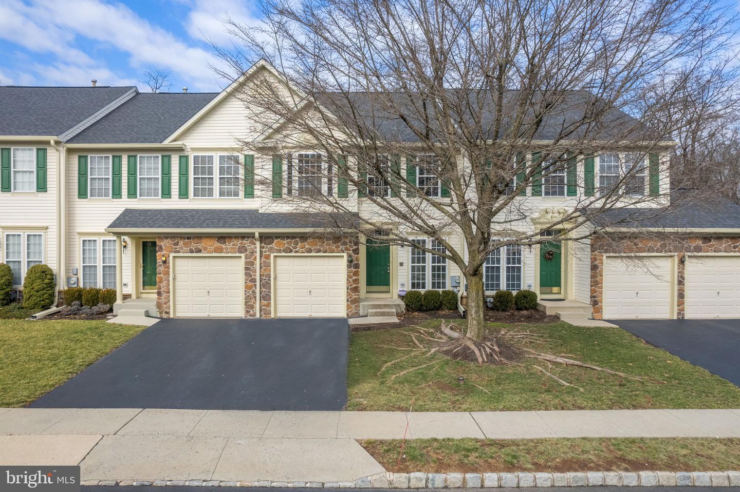 870 Geranium Dr, Warrington, PA 18976 - MLS PABU2045624 - Coldwell Banker