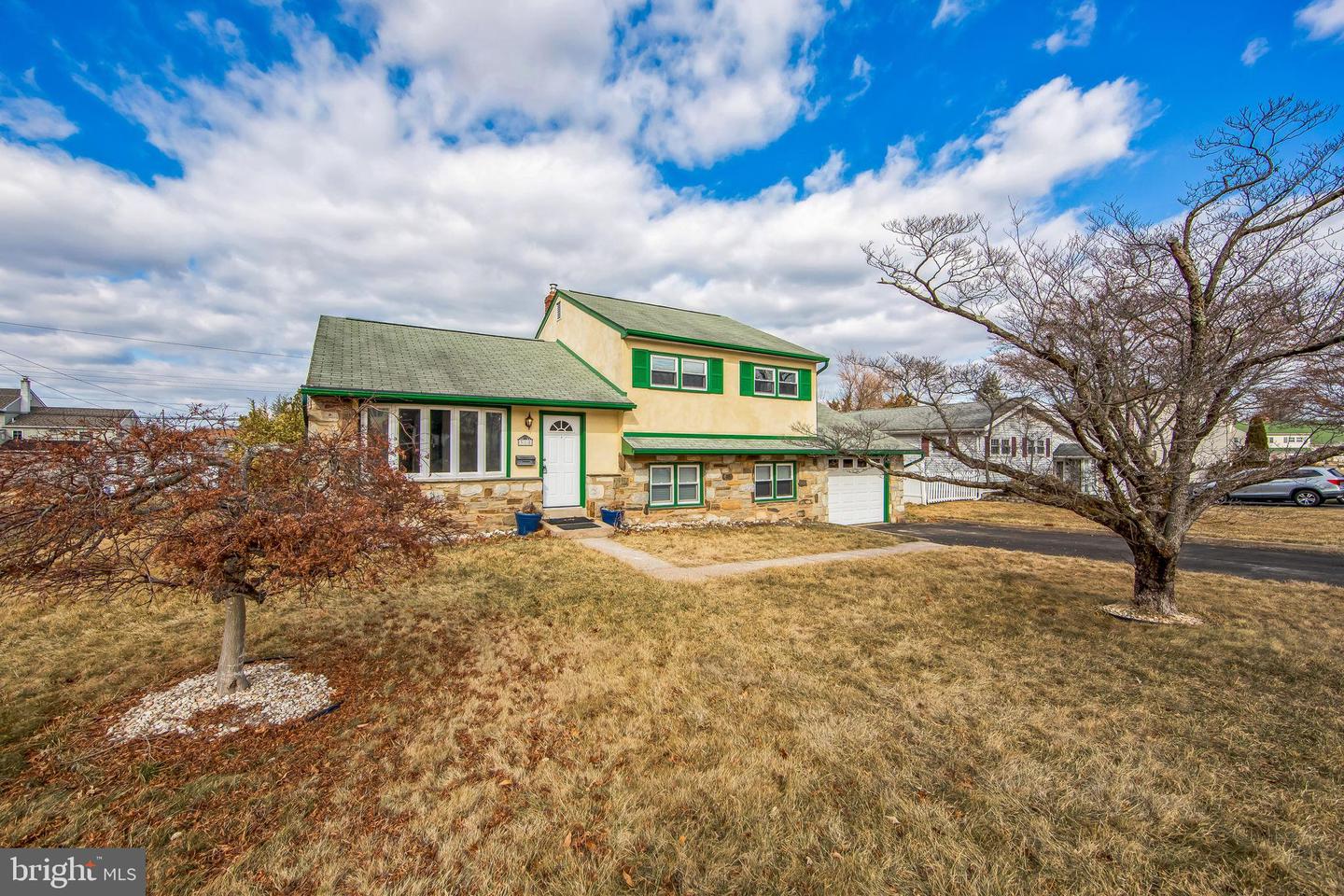 318 Poplar Rd, Warminster, PA 18974 - MLS PABU2087410 - Coldwell Banker