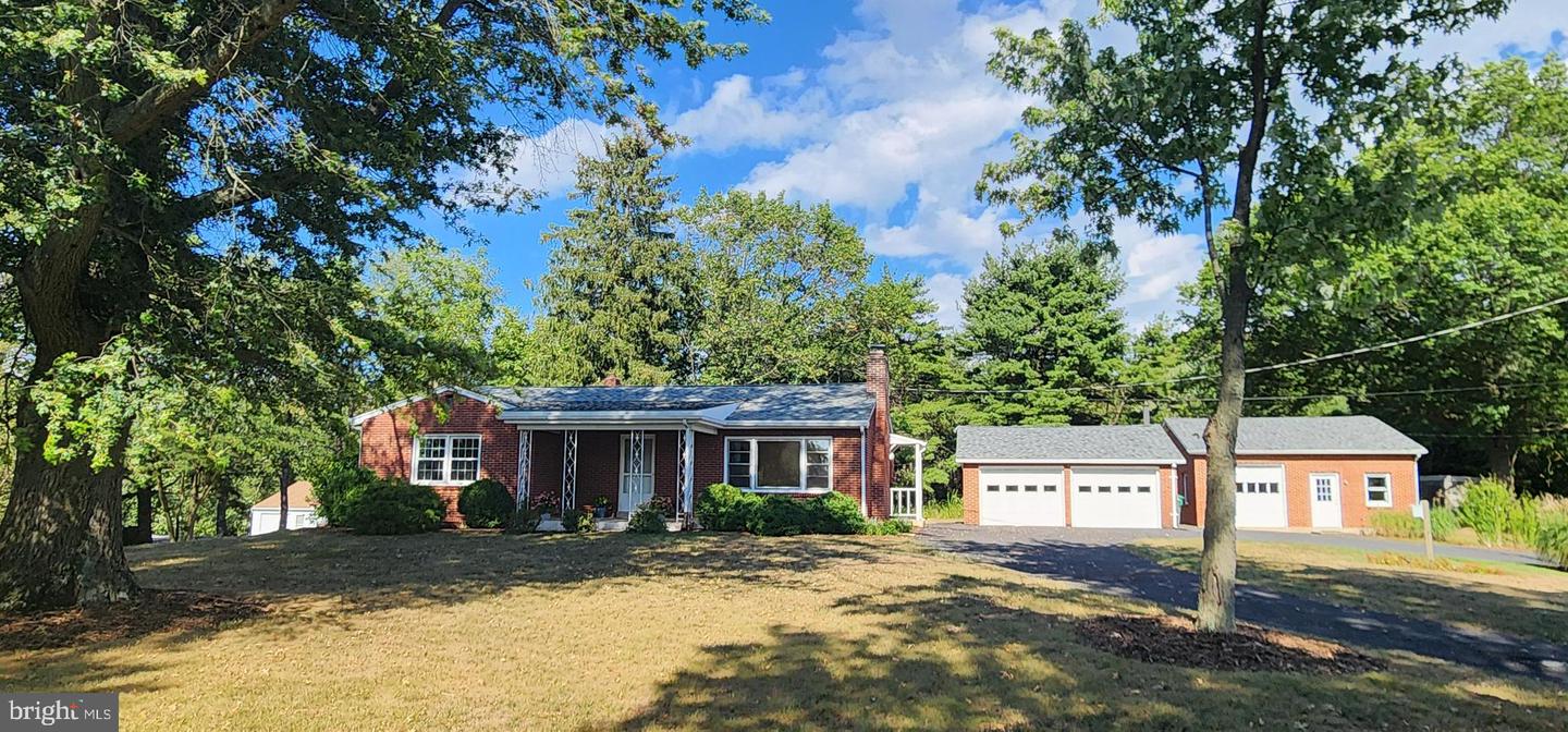 1850 Hunter Dr, Mechanicsburg, PA 17050 - MLS PACB2033668 - Coldwell Banker