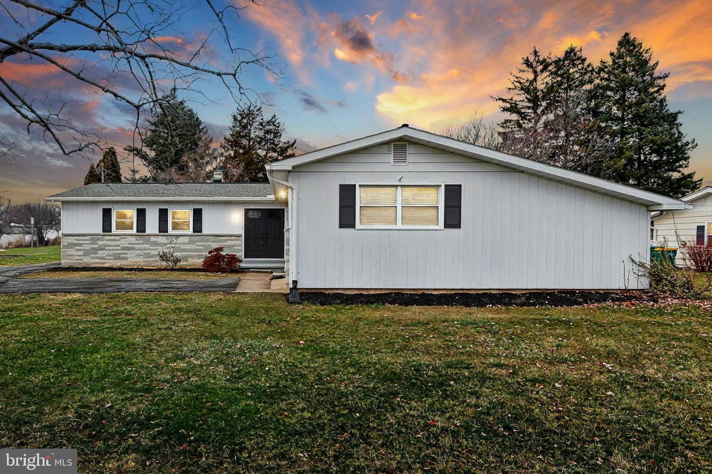 6325 Brandy Ln, Mechanicsburg, PA 17050 - MLS PACB2038338 - Coldwell Banker