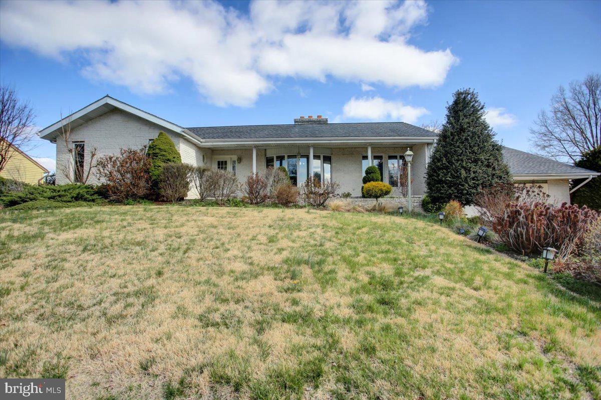 431 Croghan Dr, Carlisle, PA 17013 - MLS PACB2040678 - Coldwell Banker