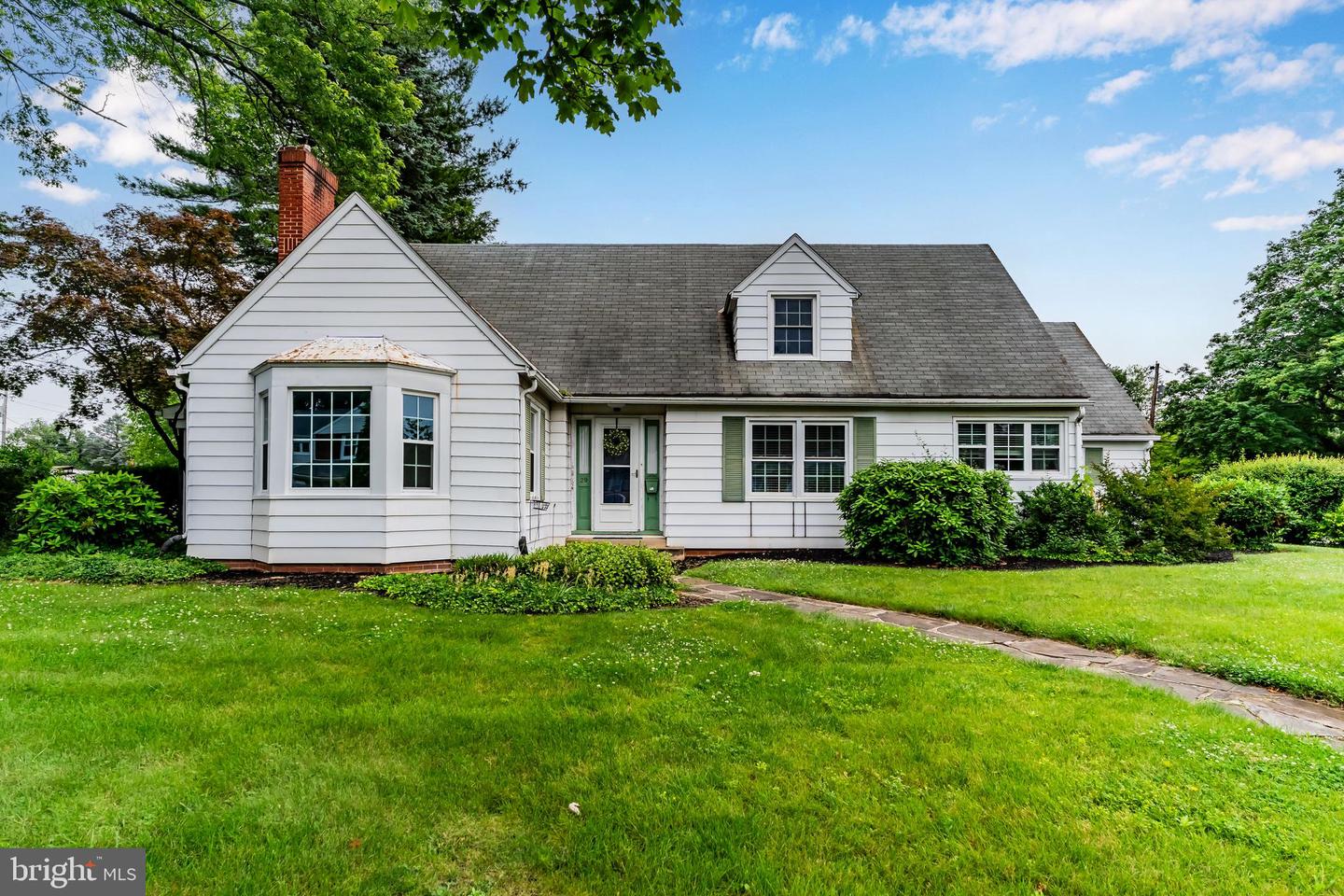 29 Maple Ave, Camp Hill, PA 17011 - MLS PACB2042984 - Coldwell Banker