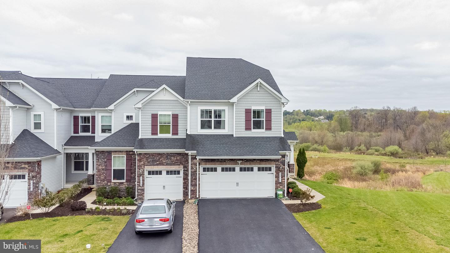 3211 Krista Ln, Chester Springs, PA 19425 - MLS PACT2023894 - Coldwell ...