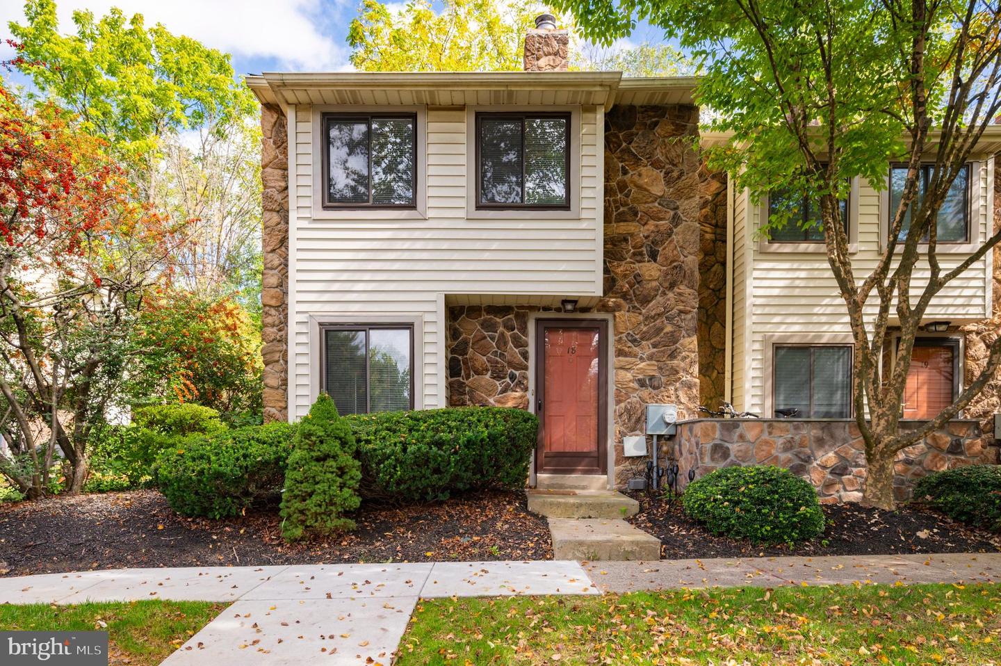 18 Flintlock Ln, Chesterbrook, PA 19087 - MLS PACT2053140 - Coldwell Banker