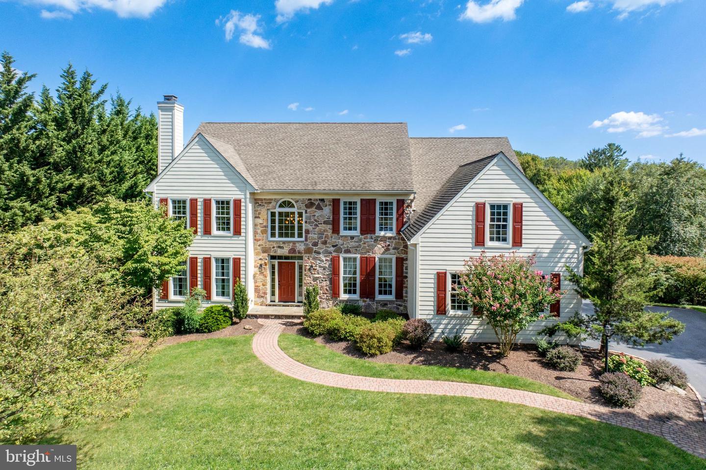 19 Lauren Ln, Chester Springs, PA 19425 - MLS PACT2072768 - Coldwell Banker