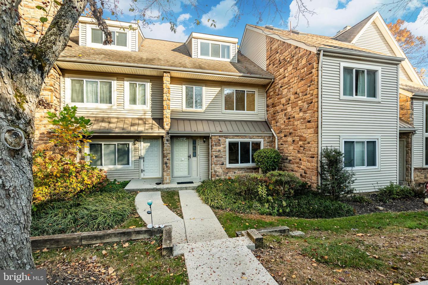 228 Carriage Ct, Chesterbrook, PA 19087 - MLS PACT2073398 - Coldwell Banker