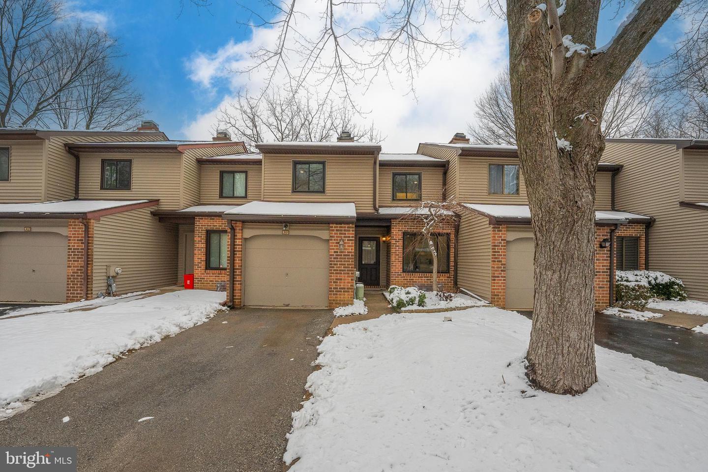 203 Elgin Ct, Chesterbrook, PA 19087 - MLS PACT2091448 - Coldwell Banker