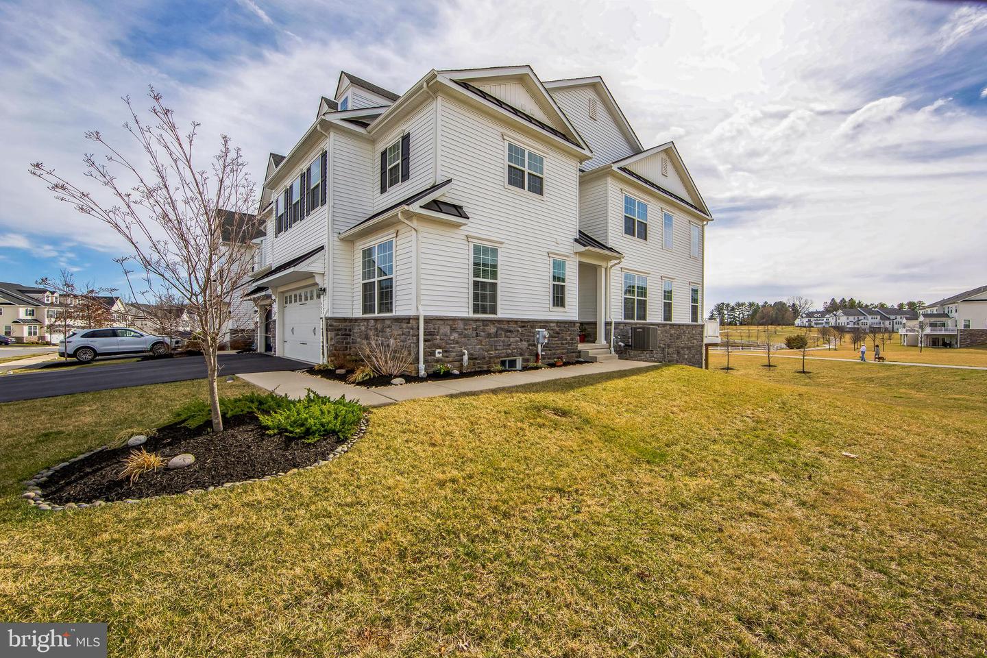 422 Lee Pl, Exton, PA 19341 - MLS PACT2093656 - Coldwell Banker