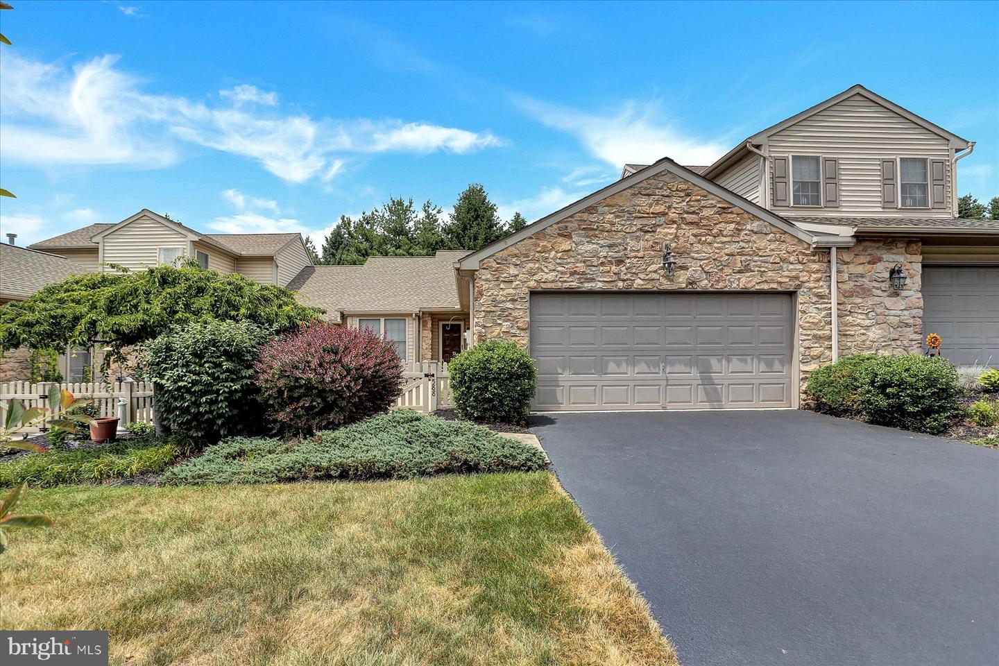 588 Farmhouse Ln, Hummelstown, PA 17036 - MLS PADA2035202 - Coldwell Banker