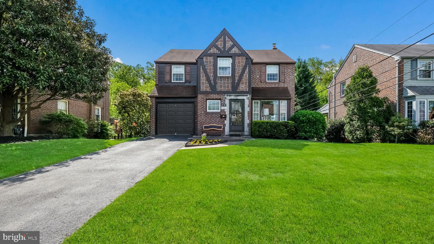 1607 Surrey Ln, Havertown, PA 19083 - MLS PADE2045580 - Coldwell Banker