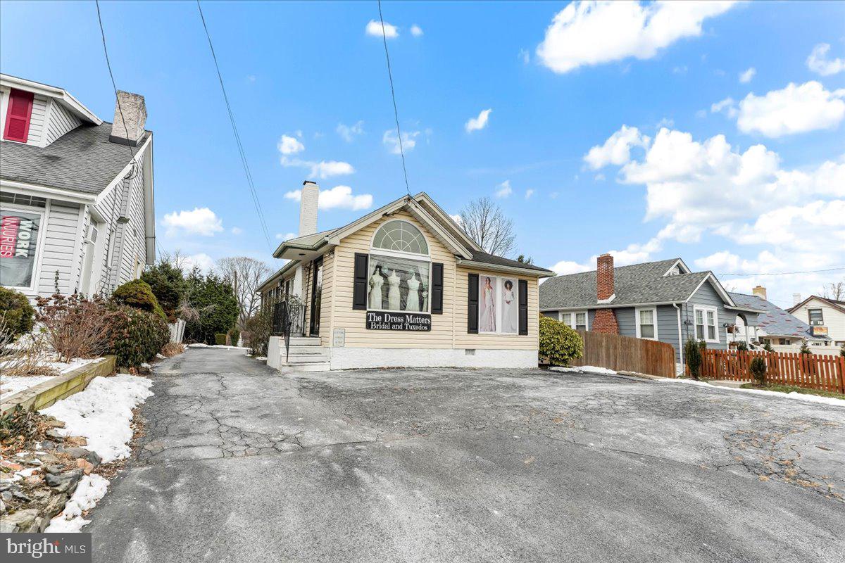 1024 N Providence Rd, Media, PA 19063 - MLS PADE2082530 - Coldwell Banker