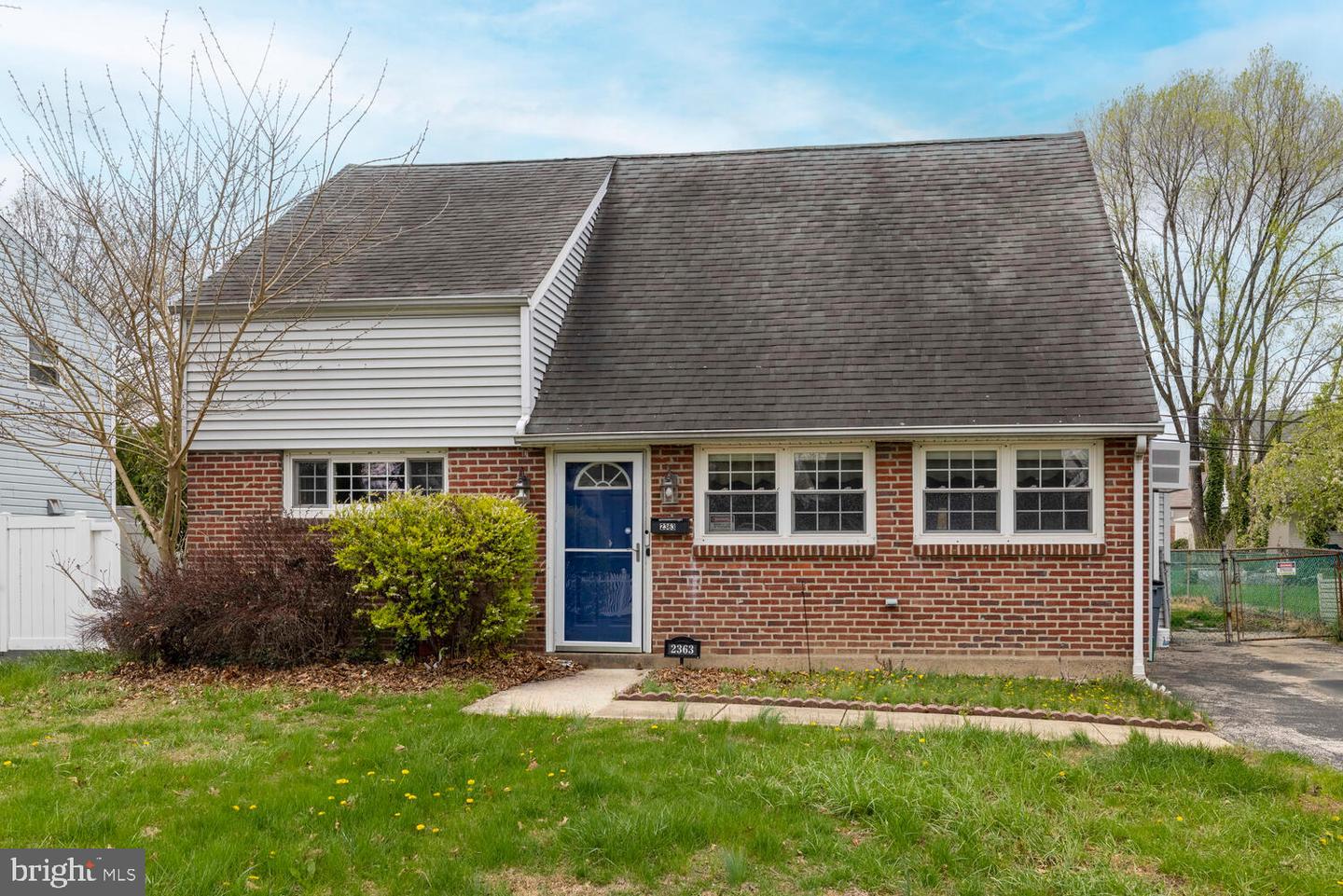 2363 Chipmunk Ln, Secane, PA 19018 - MLS PADE2088620 - Coldwell Banker