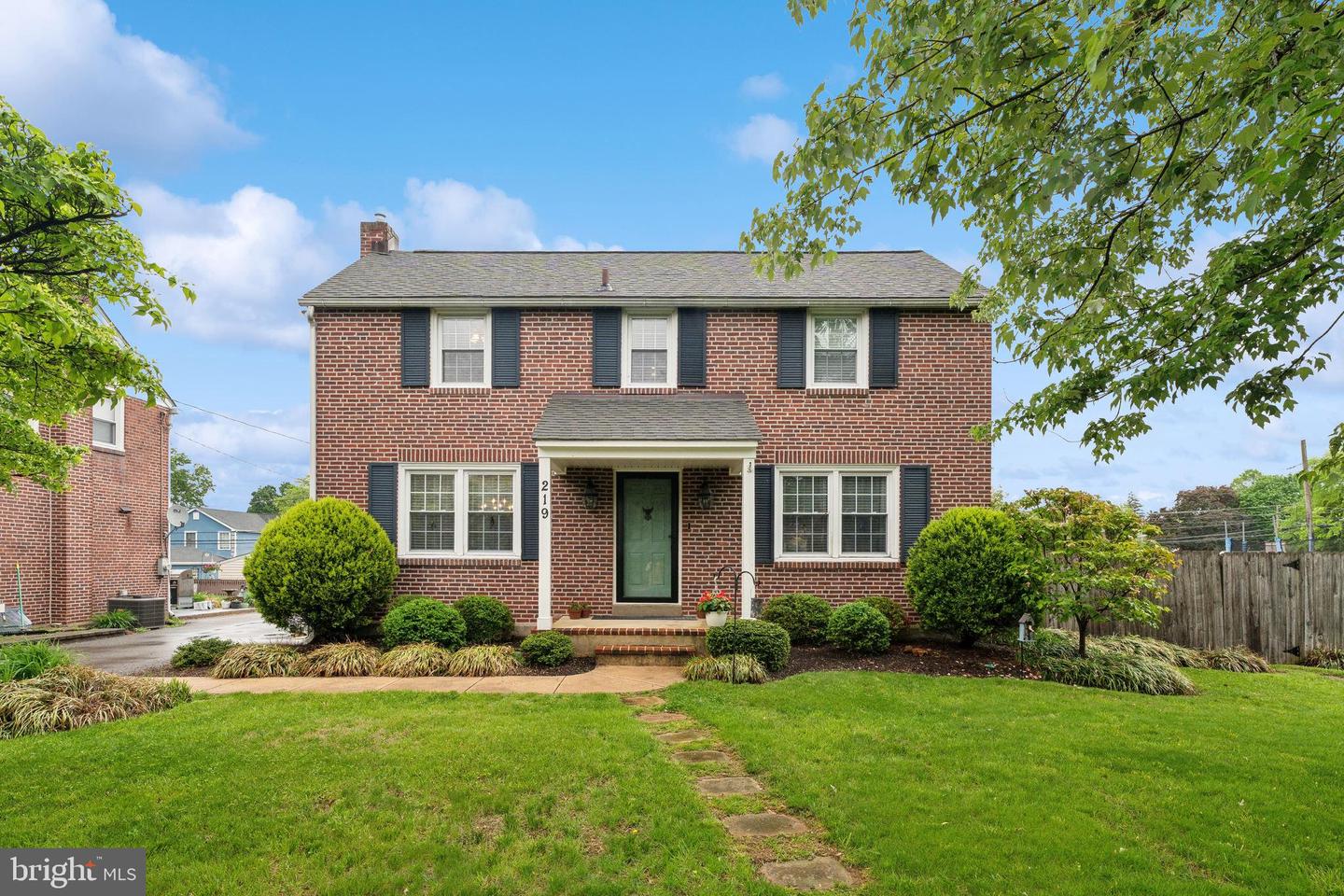 219 Indian Rock Dr, Springfield, PA 19064 - MLS PADE2089388 - Coldwell ...