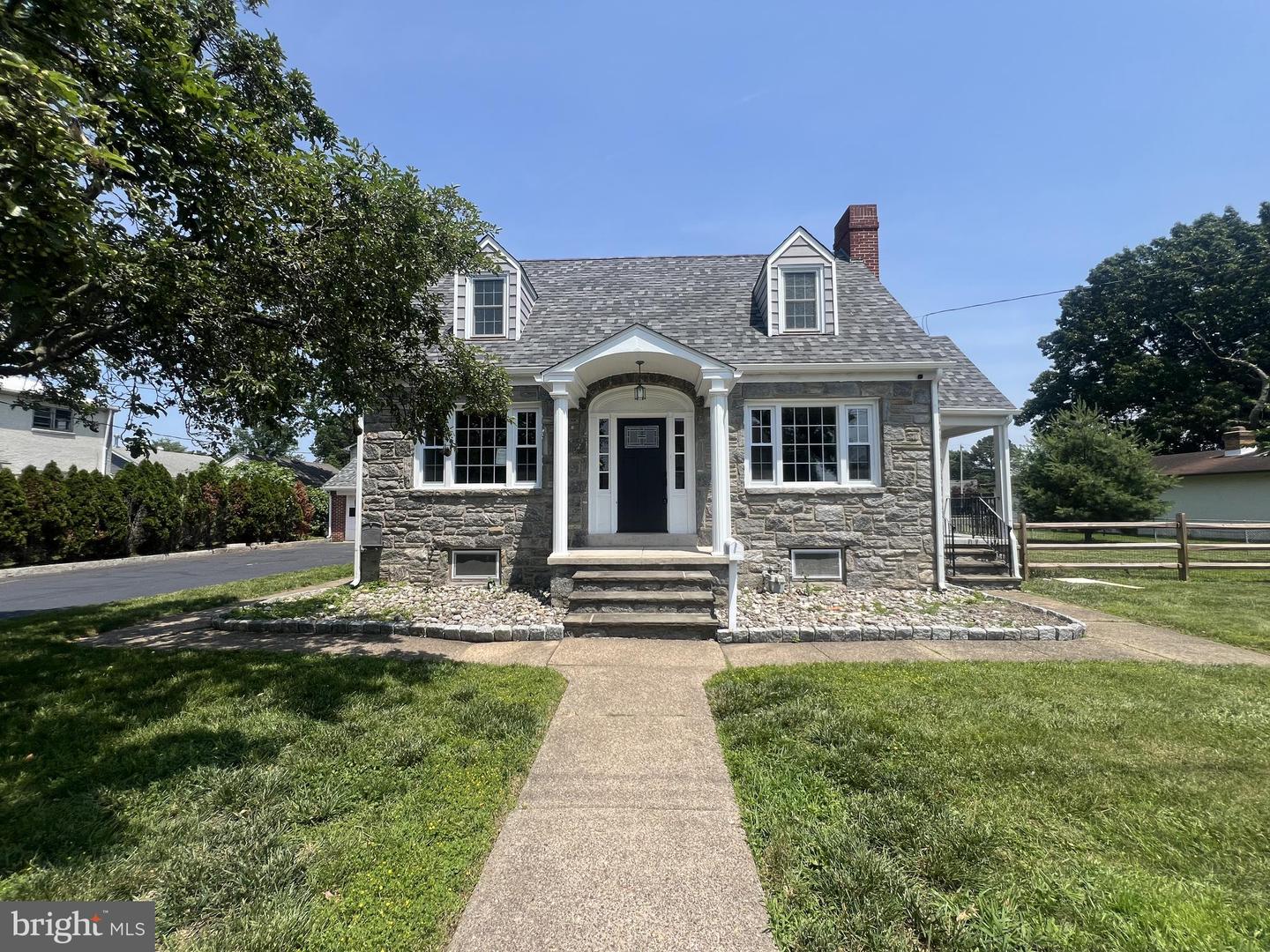 220 Kossuth Ave, Folsom, PA 19033 - MLS PADE2092730 - Coldwell Banker