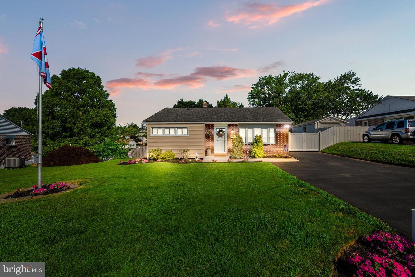 2218 Lee Ln, Aston, PA 19014 - MLS PADE2093524 - Coldwell Banker