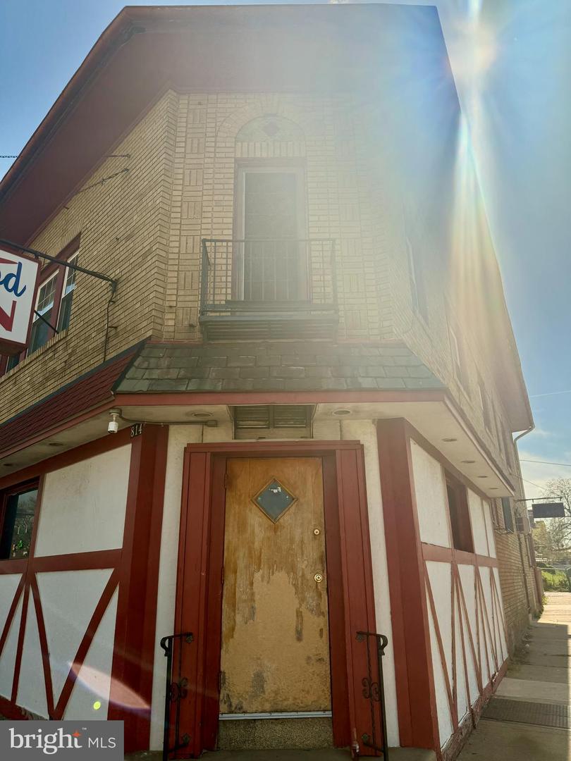 814 Garrett Rd, Upper Darby, PA 19082 - MLS PADE2097302 - Coldwell Banker