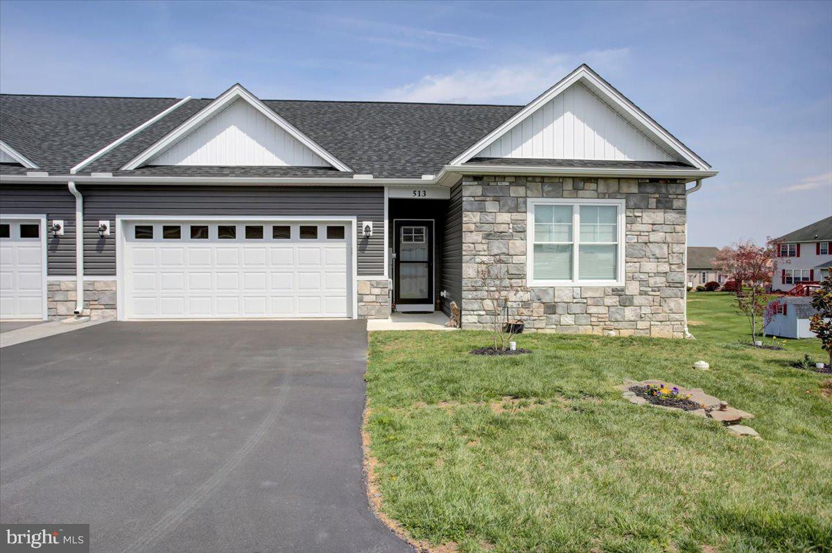 513 E Shook Ct, Greencastle, PA 17225 - MLS PAFL2026500 - Coldwell Banker