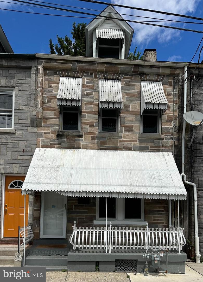 33 New Dorwart St, Lancaster, PA 17603 - MLS PALA2070488 - Coldwell Banker