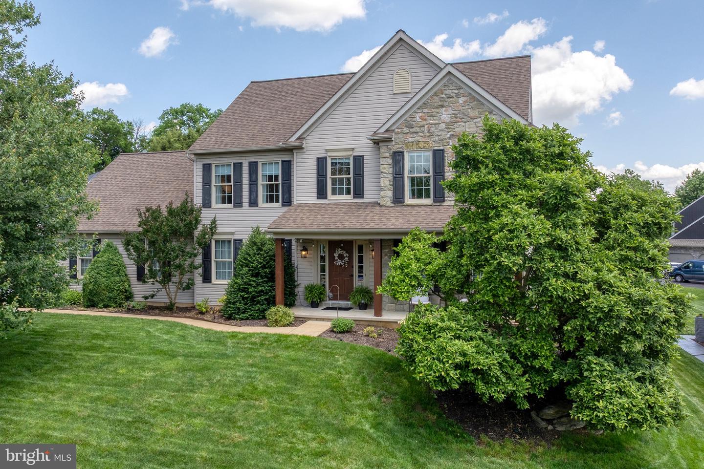 1817 Old Farm Ln, Lancaster, PA 17602 - MLS PALA2071574 - Coldwell Banker