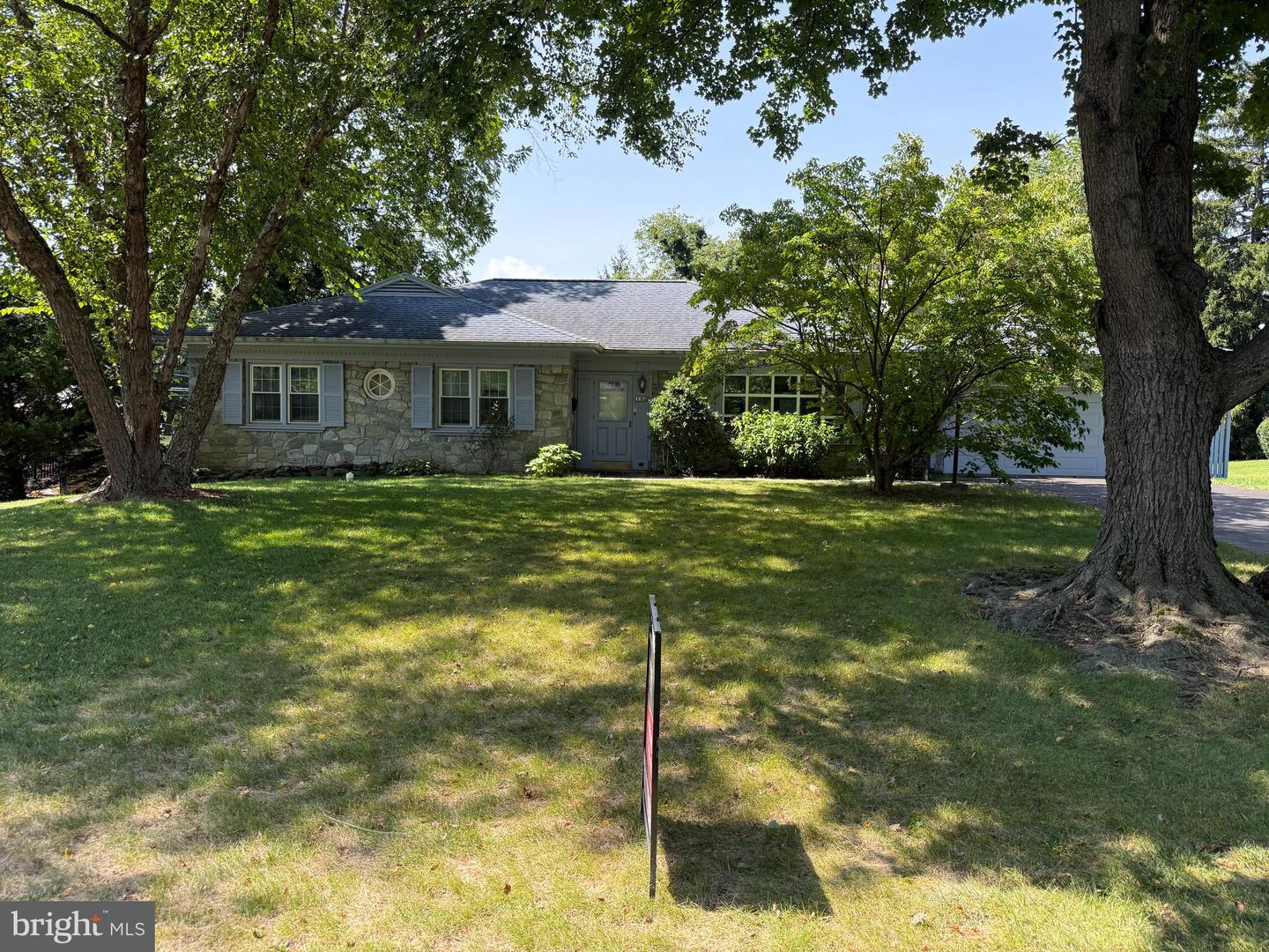 10 Gordon Rd, Lancaster, PA 17603 - MLS PALA2076070 - Coldwell Banker