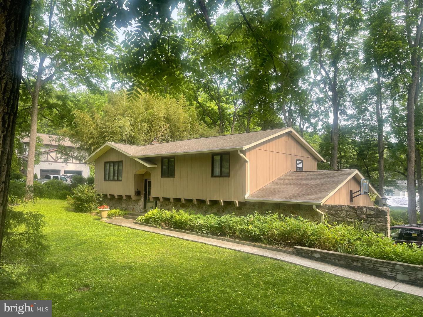 1592 Gable Dr, Coopersburg, PA 18036 - MLS PALH2012074 - Coldwell Banker