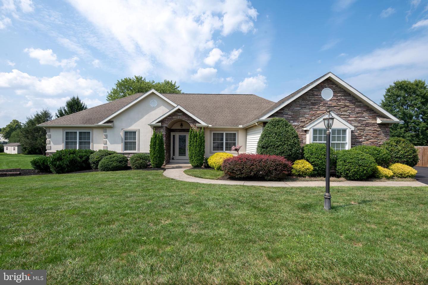 37 Carriage Rd, Palmyra, PA 17078 - MLS PALN2016228 - Coldwell Banker