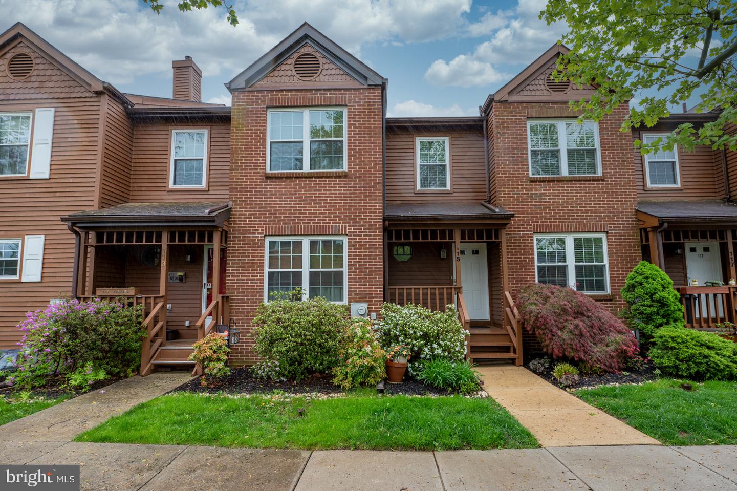 115 Honey Locust Ct, Collegeville, PA 19426 - MLS PAMC2070420 ...