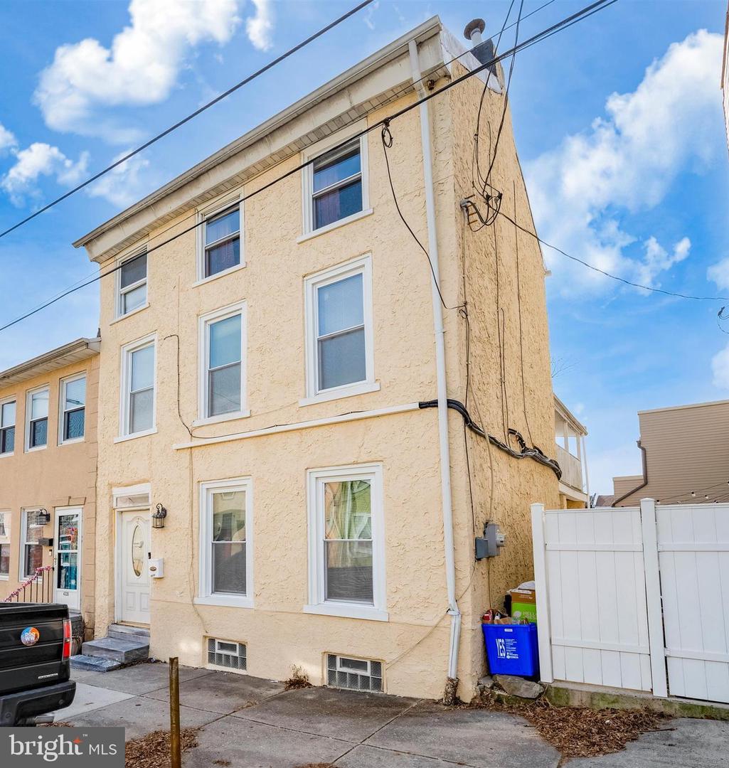 4328 Dexter St, Philadelphia, PA 19128 - MLS PAPH2202622 - Coldwell Banker