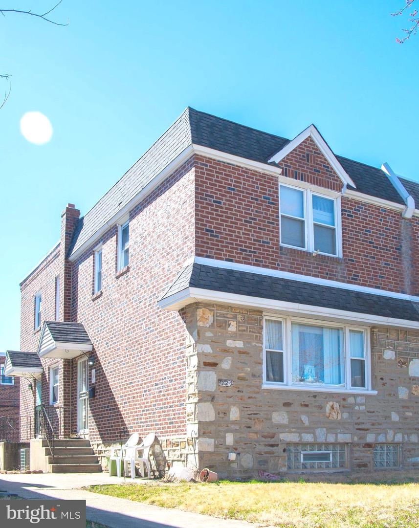 1722 Arnold St, Philadelphia, PA 19152 - MLS PAPH2211686 - Coldwell Banker