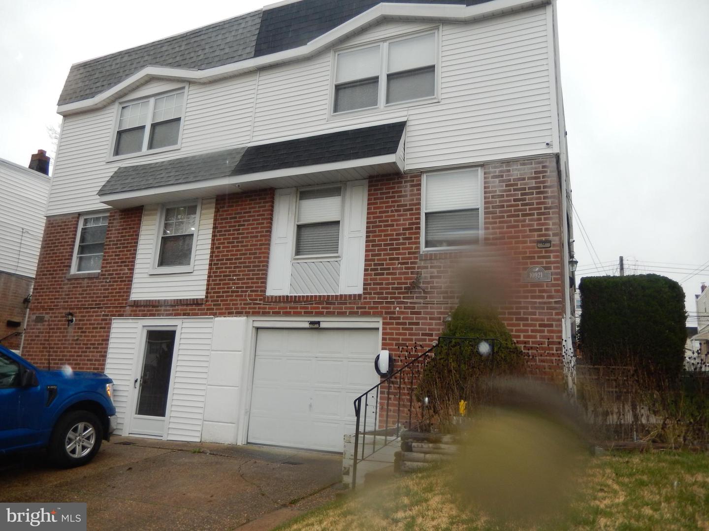 10923 Templeton Dr, Philadelphia, PA 19154 - MLS PAPH2213114 - Coldwell ...