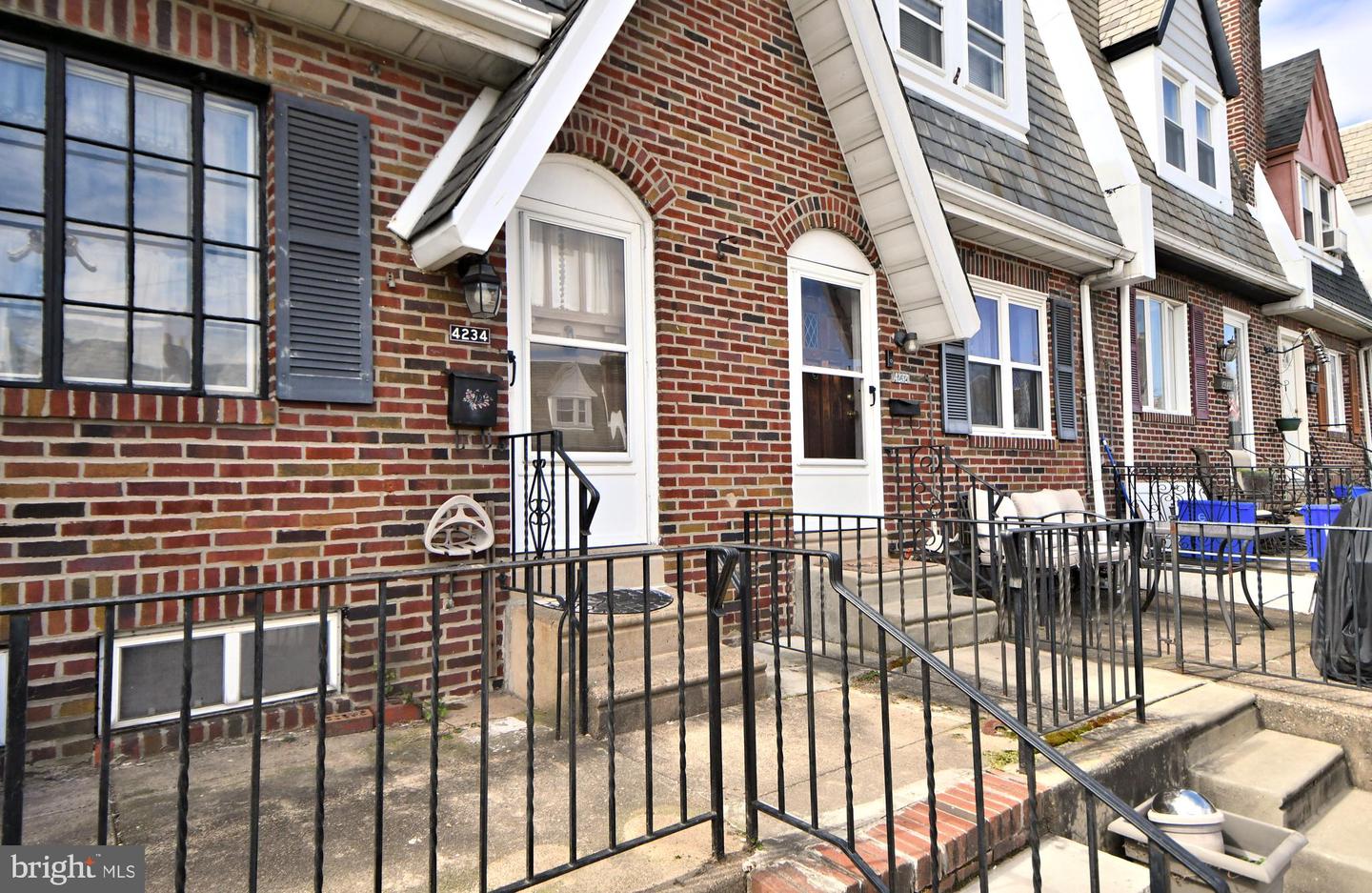 4234 Barnett St, Philadelphia, PA 19135 - MLS PAPH2218760 - Coldwell Banker
